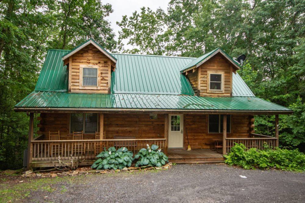 A Hidden Gem in the New River Gorge: Pillow Rock Cabin at Country Road ...